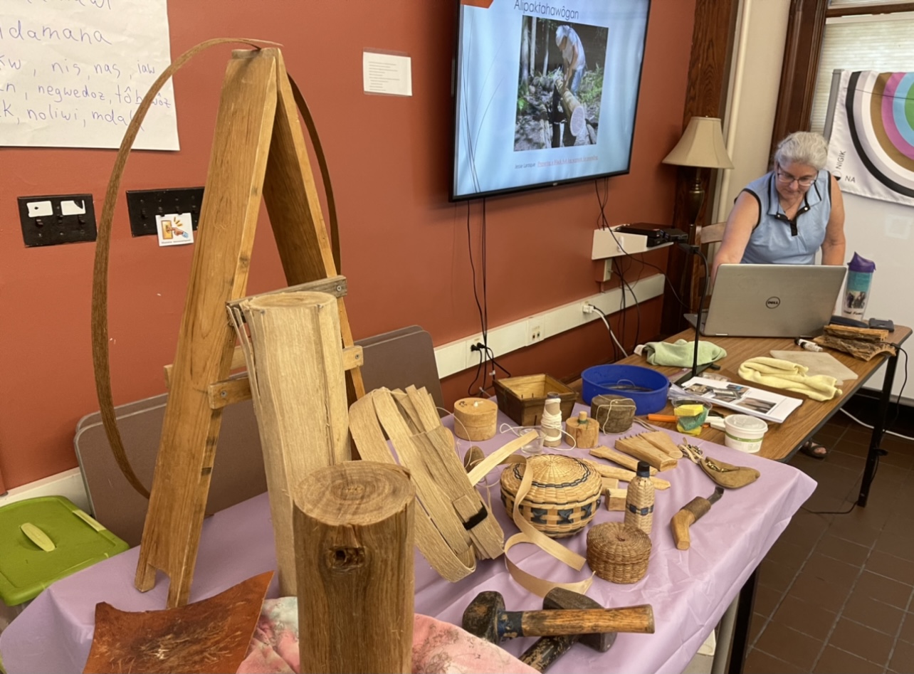Abenaki Language Activities at Middlebury LS